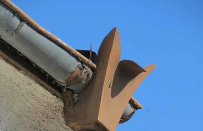 Rain Gutter Alternatives, Low Maintenance, Cheap & DIY Options | RoofScour